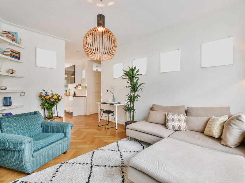 Minimalismus muss nicht karg aussehen – Wände ansprechend dekorieren